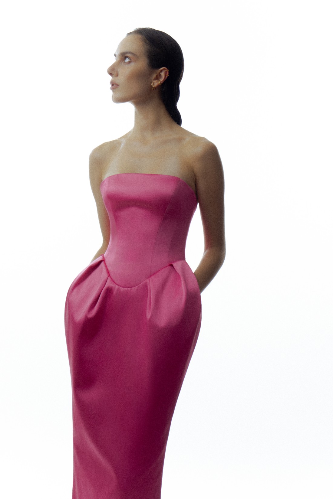 لـ "هي" كيف تحتفي RASARIO بالأنوثة وتمكين المرأة في كل قطعة؟ - مجلة هي